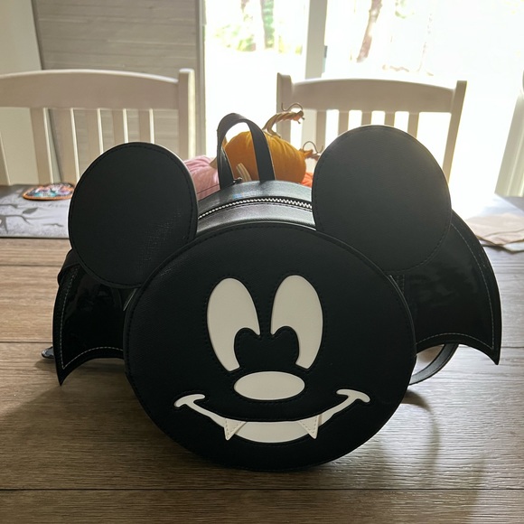 Loungefly | Bags | Loungeflyx Lasr Exclusive Disney Mickey Bat ...